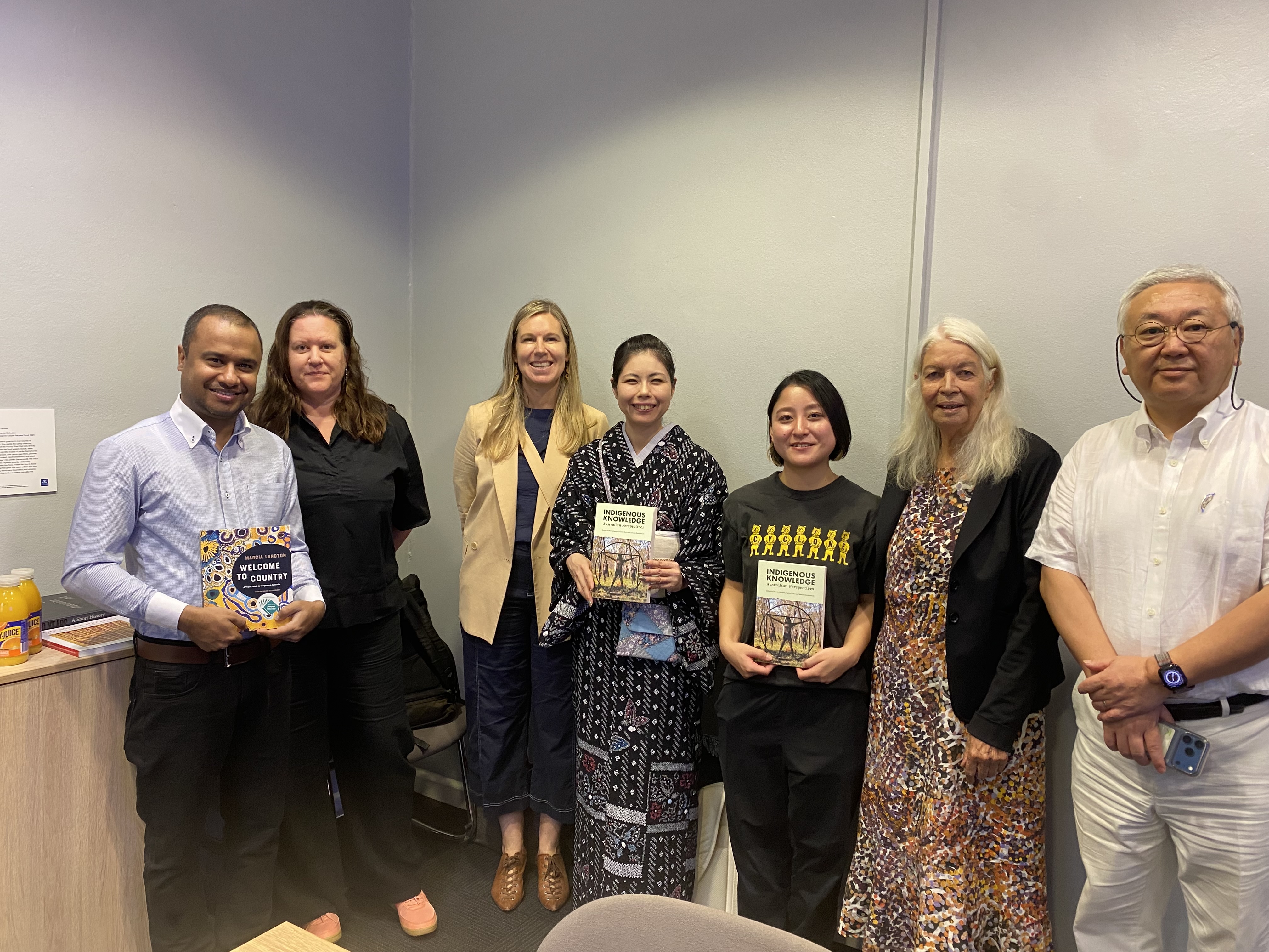 Japanese team visits ISU in Melbourne